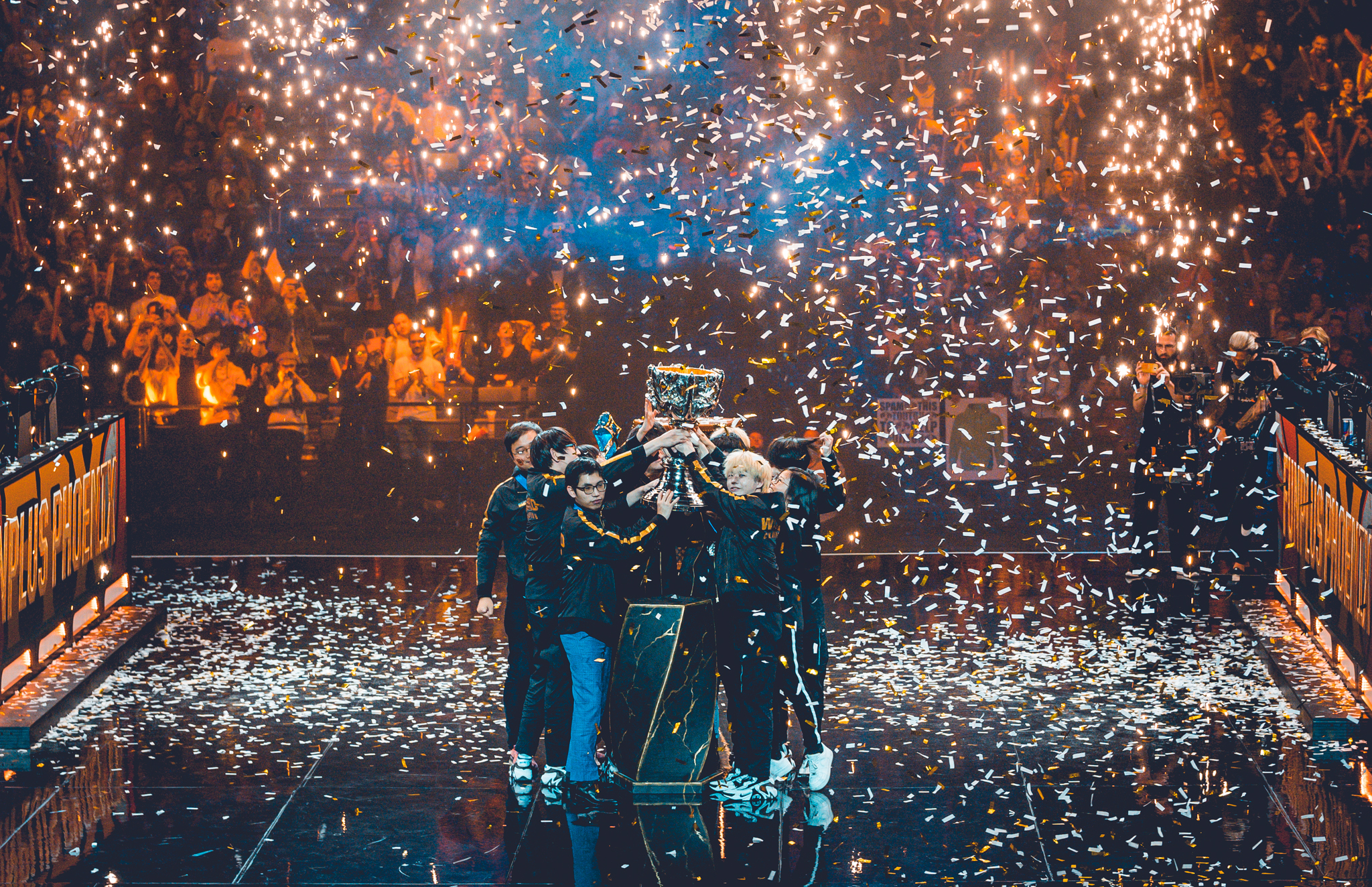 FunPlus Phoenix opuszcza LPL, Riot Games odkupuje miejsce klubu ...
