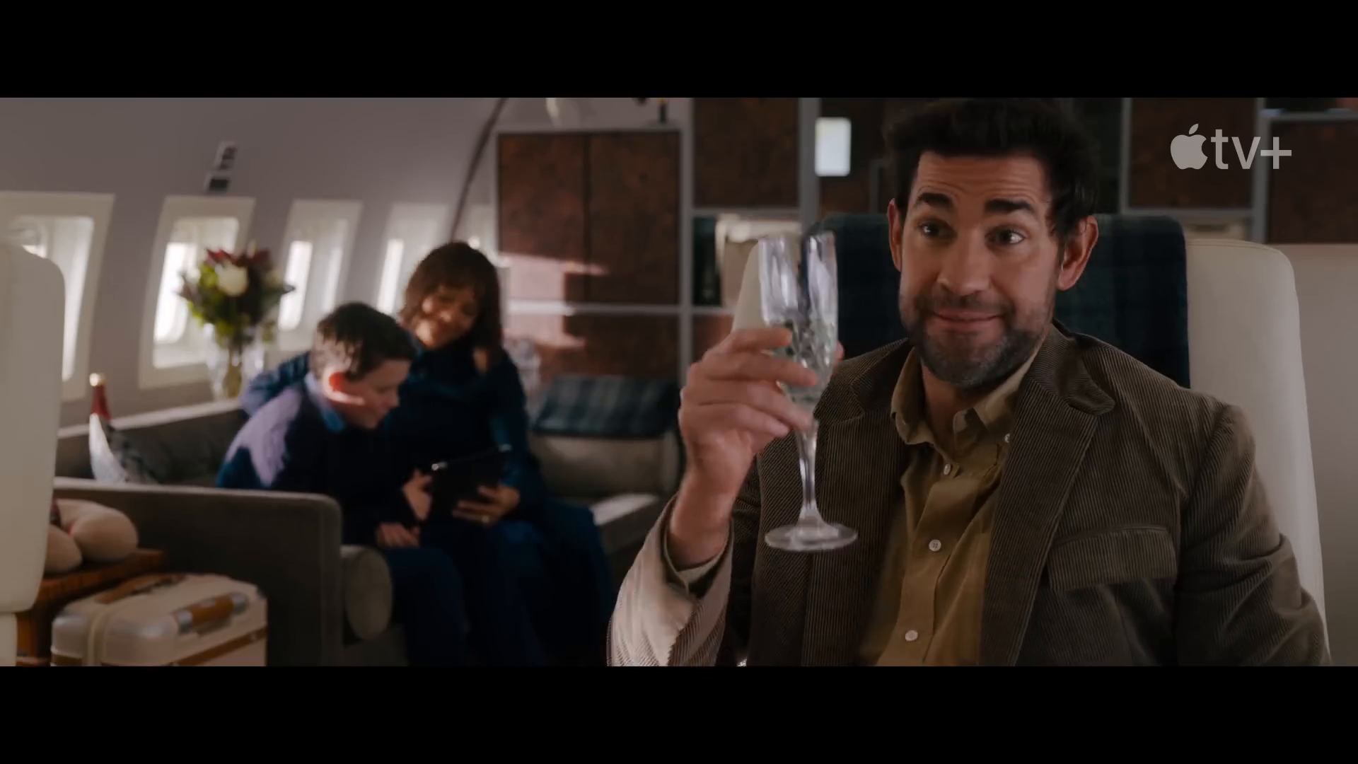 John Krasinski przedstawia swoje najlepsze wrażenie na Indianie Jonesie ...